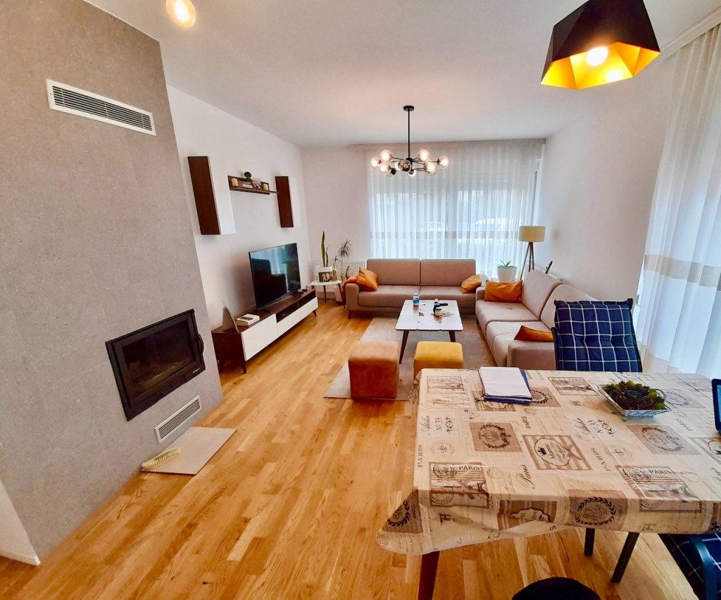 Shtëpi me qira në Lagjën Qershia