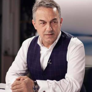 Faton Abdullahu - Biografia dhe Vlerësimet - Metriku